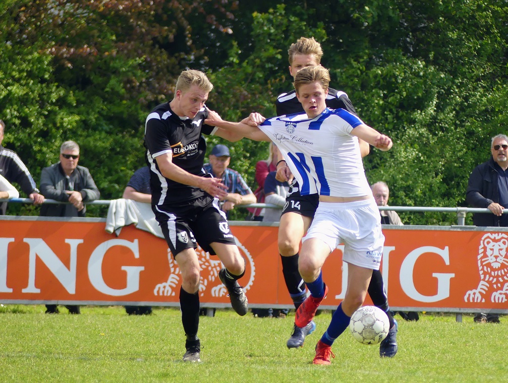 ONGELUKKIG FC CASTRICUM VERLIEST NIPT VAN STORMVOGELS | FC Castricum